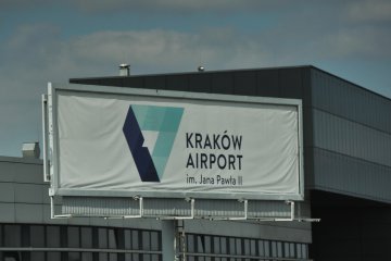 Alarm bombowy na pokładzie samolotu Flydubai z Warszawy do Dubaju | naTemat.pl