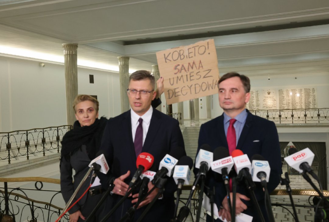 Scheuring-Wielgus zakłóciła konferencję Ziobry. "Sama umiesz decydować ...