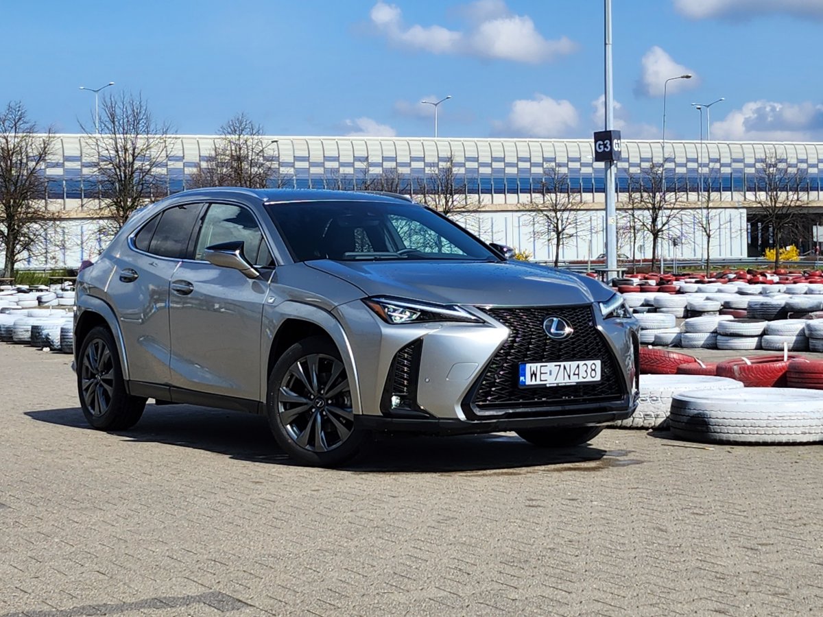 Lexus UX 250h 2023 F-Sport – test | naTemat.pl
