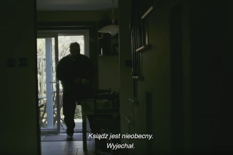 "New York Times" o filmie Sekielskich i pedofilii wśród księży | naTemat.pl