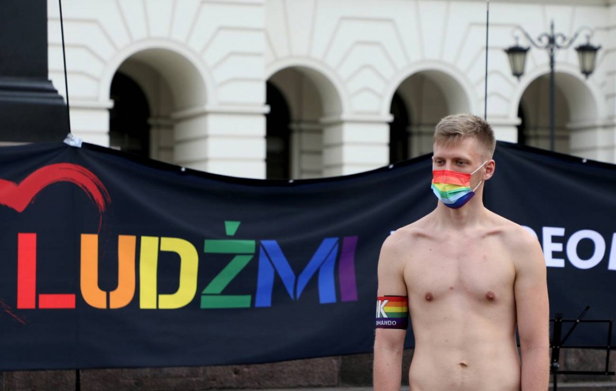 Donald Tusk o sytuacji osób LGBT i związkach partnerskich | naTemat.pl
