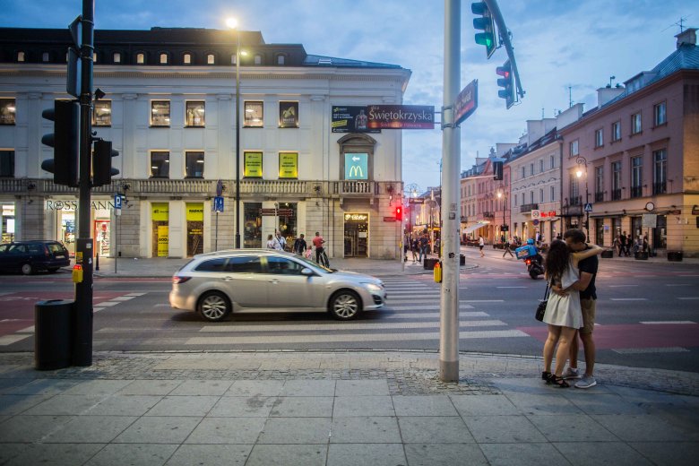 Tak wyglądają ulice Warszawy w trakcie meczu Polska-Niemcy. Pusto ...