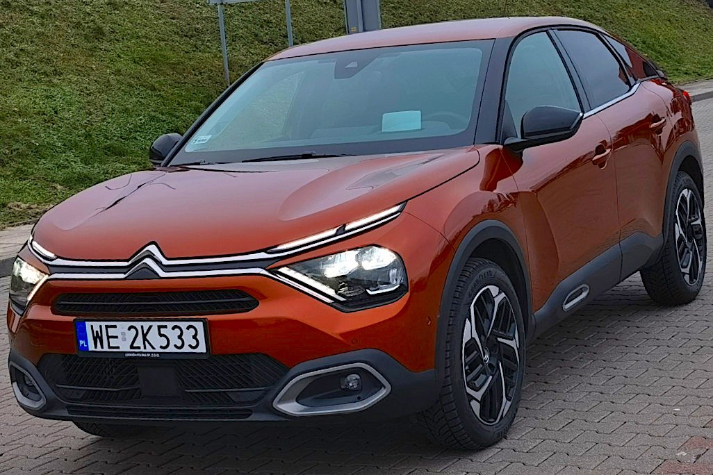 Test nowego Citroena C4 - ile kosztuje ten kompakt przypominający SUV-a ...