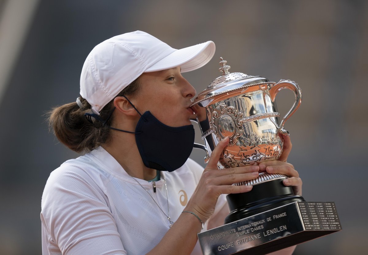 Finał French Open: Iga Świątek została mistrzynią turnieju Rolanda Garrosa | naTemat.pl