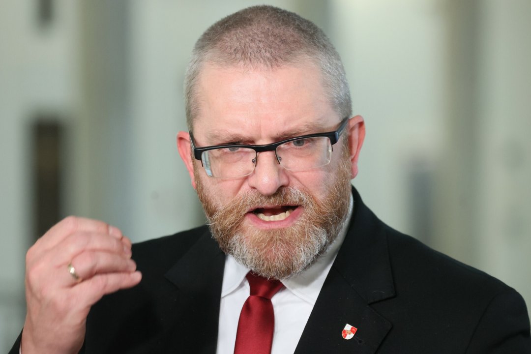 Dziambor chce ukarania Brauna. "Zachował się karygodnie" | naTemat.pl