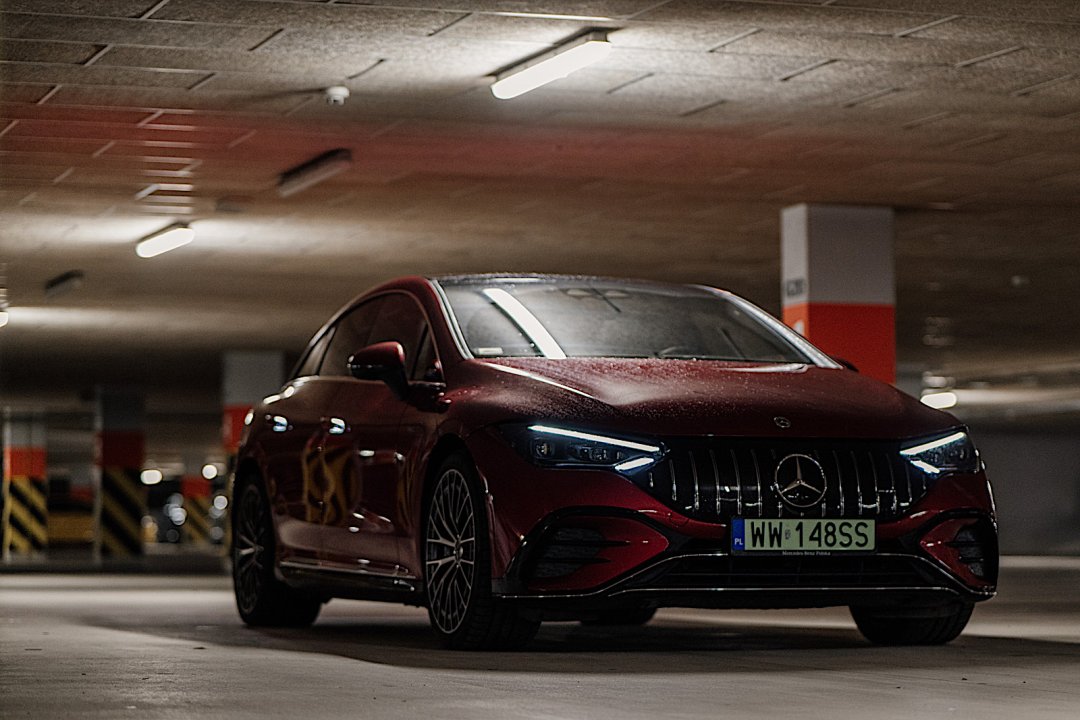 Mercedes-AMG EQE 43 – test. Jak radzi sobie zimą? | naTemat.pl
