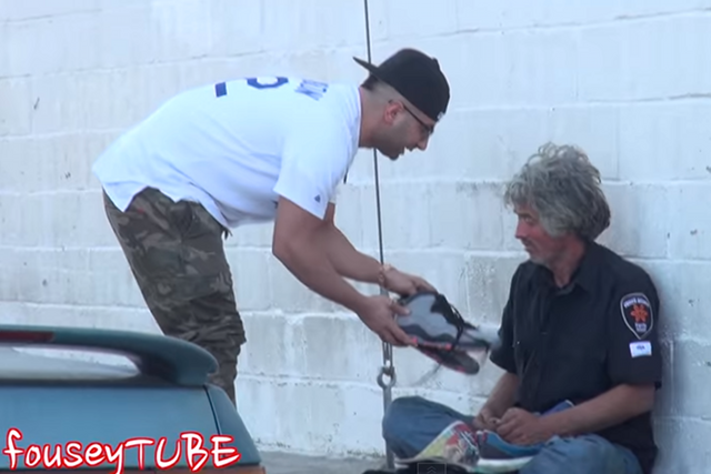 Bezdomny na YouTube, czyli jak w łatwy i bezmyślny sposób zyskać setki ...