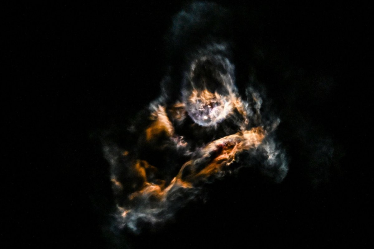 Kosmiczny wir nad Polską. Zjawisko wywołała rakieta Falcon 9 | naTemat.pl