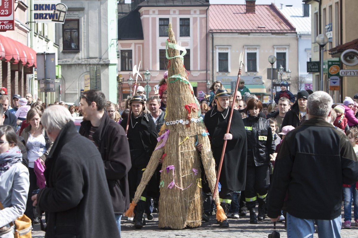 Wieszanie Judasza, Śmiguśnioki, Zajączek i Siuda Baba. Regionalne ...