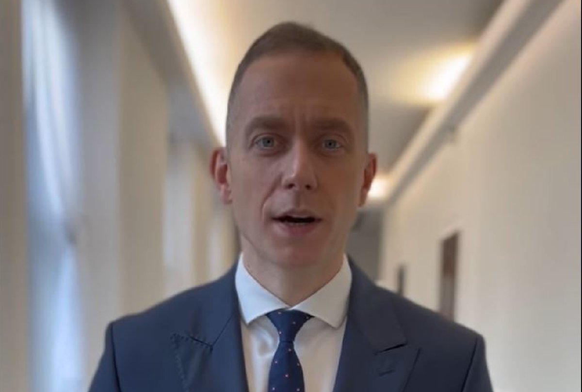 Cezary Tomczyk obnaża działania TVP na przykładzie Tuska. "Fabryka ...