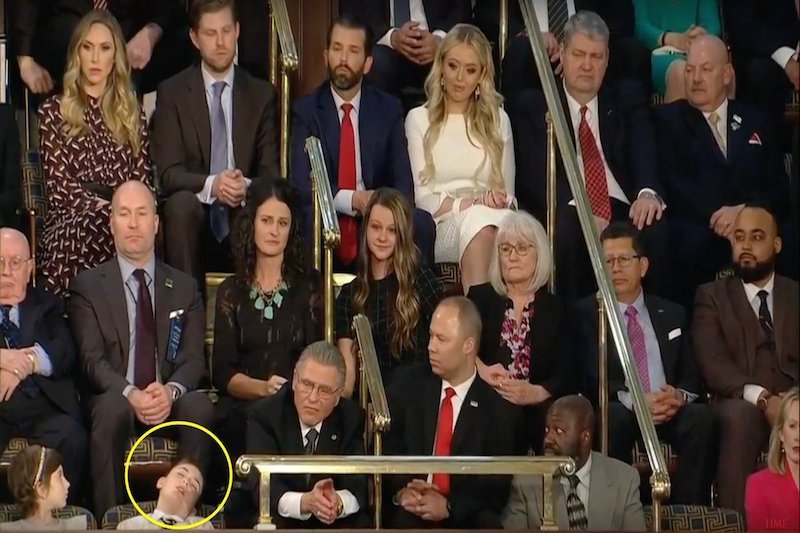 USA. 11-letni Joshua Trump zasnął podczas orędzia Donalda Trumpa ...