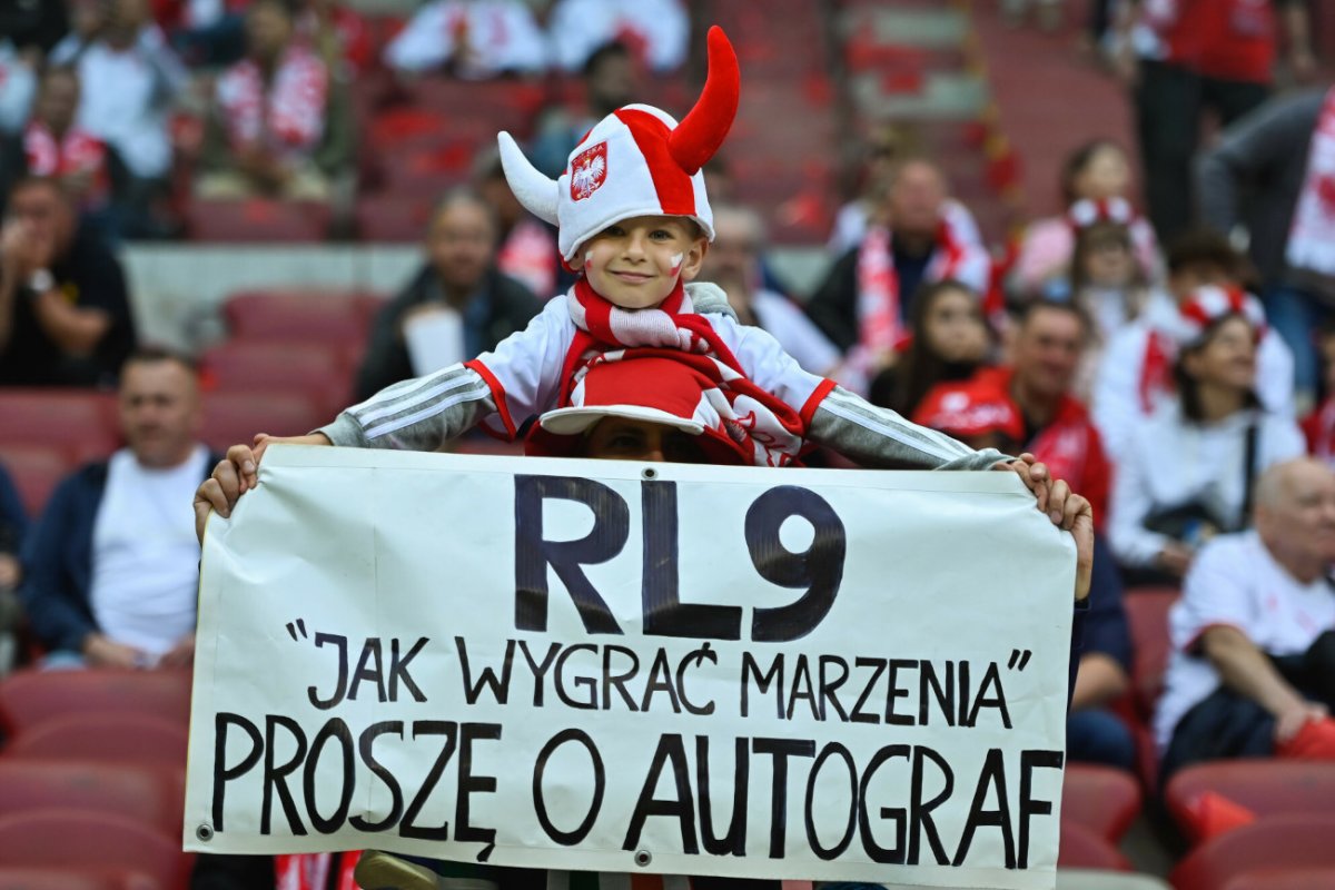 Katar 2022: Tylko 5 tysięcy kibiców z Polski, reszta to "przebierańcy ...