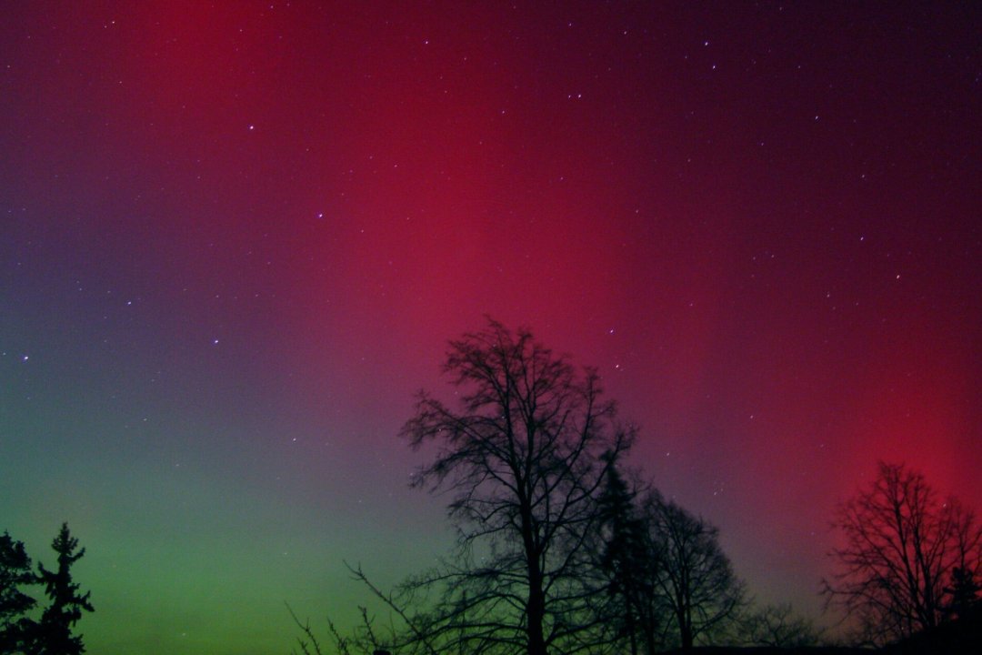 Zorza polarna nad Polską – jak wyglądała? Te zdjęcia zapierają dech | naTemat.pl