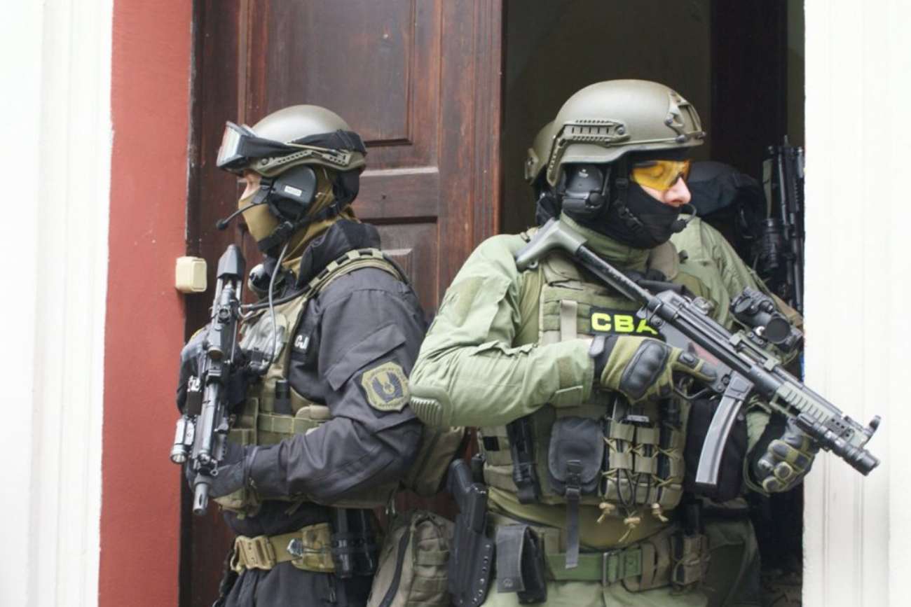 CBA weszło do siedziby PAIH. Chodzi o aferę wizową | naTemat.pl