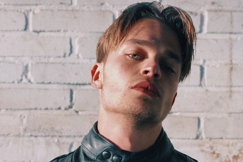 Denis z "Top Model" dodał nagie zdjęcie na Instagram. Odpadł z programu ...